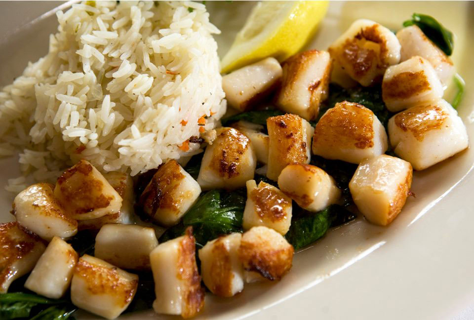 Nantucket Scallops Make a Splash in the Midwest | Check, Please! | WTTW ...