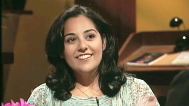 Neda Nabavi | Check, Please! | WTTW Chicago